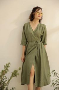 6 Simple And Stylish Mom Outfits For Summer