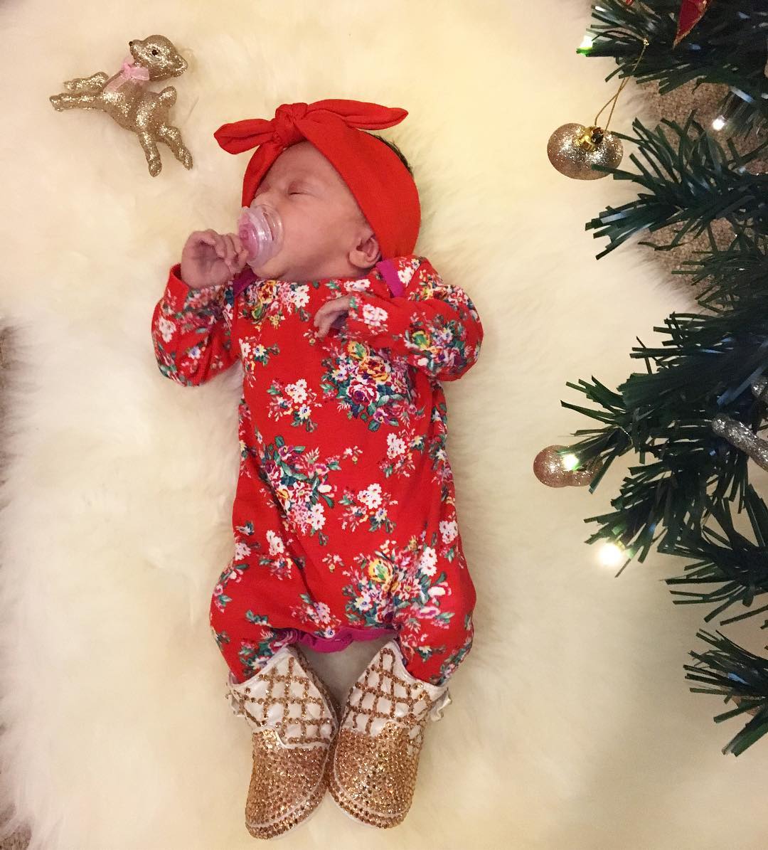 32 Cute Baby First Christmas Outfit Ideas For 2025