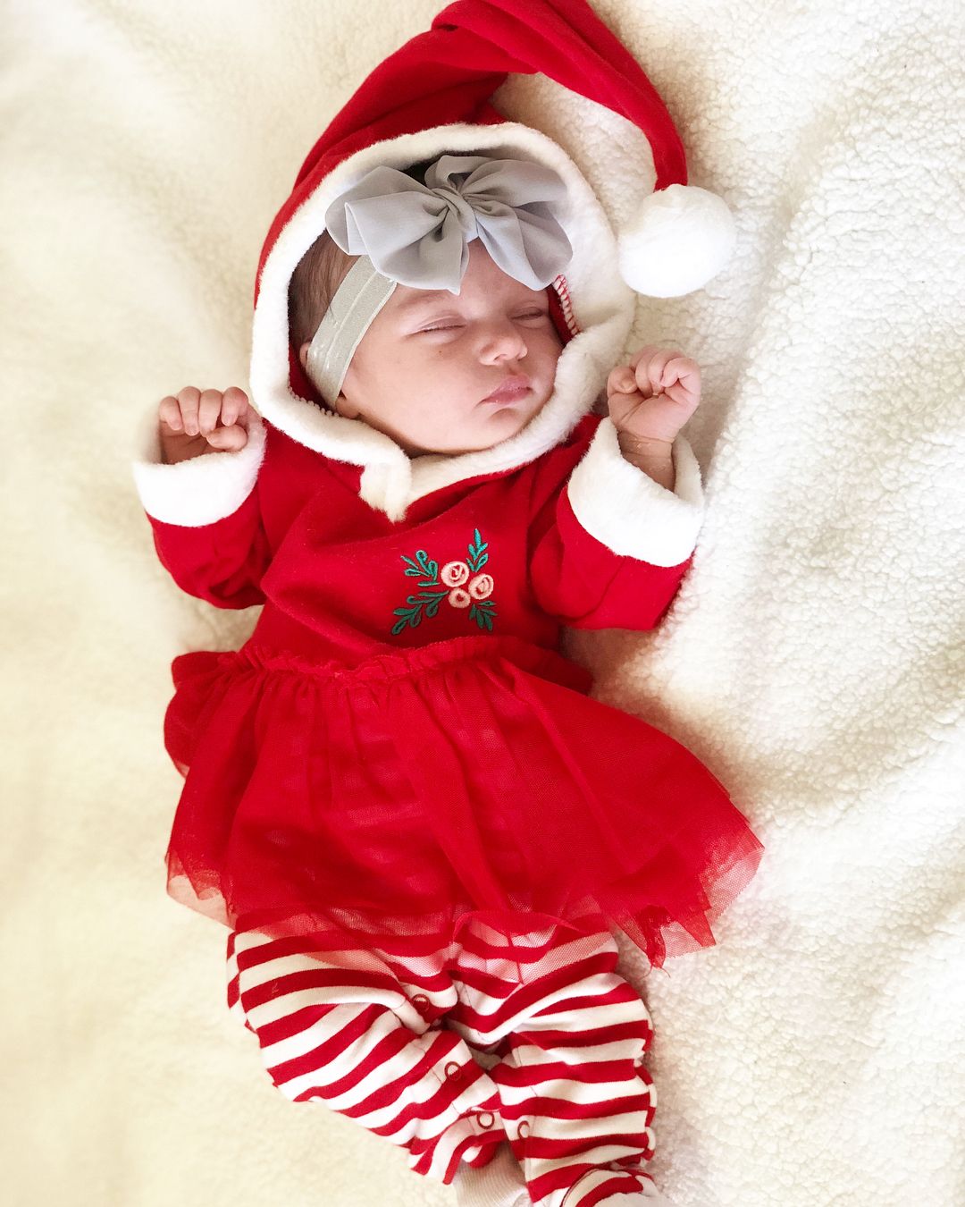 32 Cute Baby First Christmas Outfit Ideas For 2025