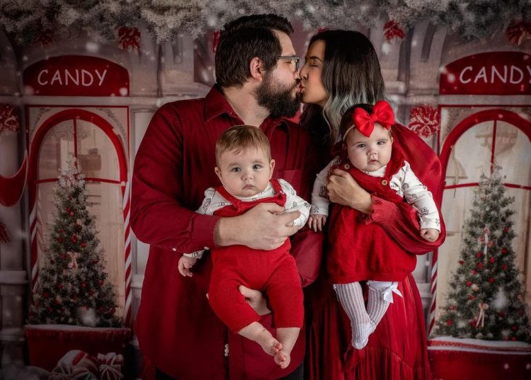 32 Charming Family Christmas Outfits Ideas For Holiday Photos