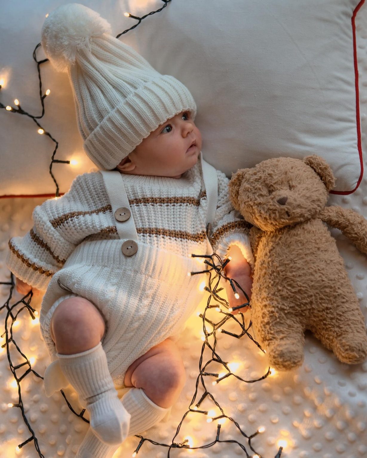 28 Adorable Newborn Christmas Pictures You'll Want To Copy