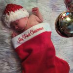 28 Adorable Newborn Christmas Pictures You'll Want To Copy