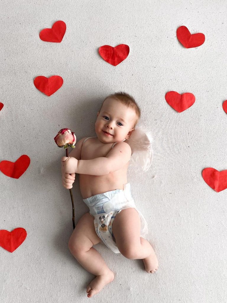 25 Adorable Valentine's Day Baby Photo Ideas (2025)