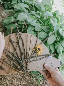 Summer Crafts For Kids: 24 Nature Craft Ideas (Shells, Flowers, And More)